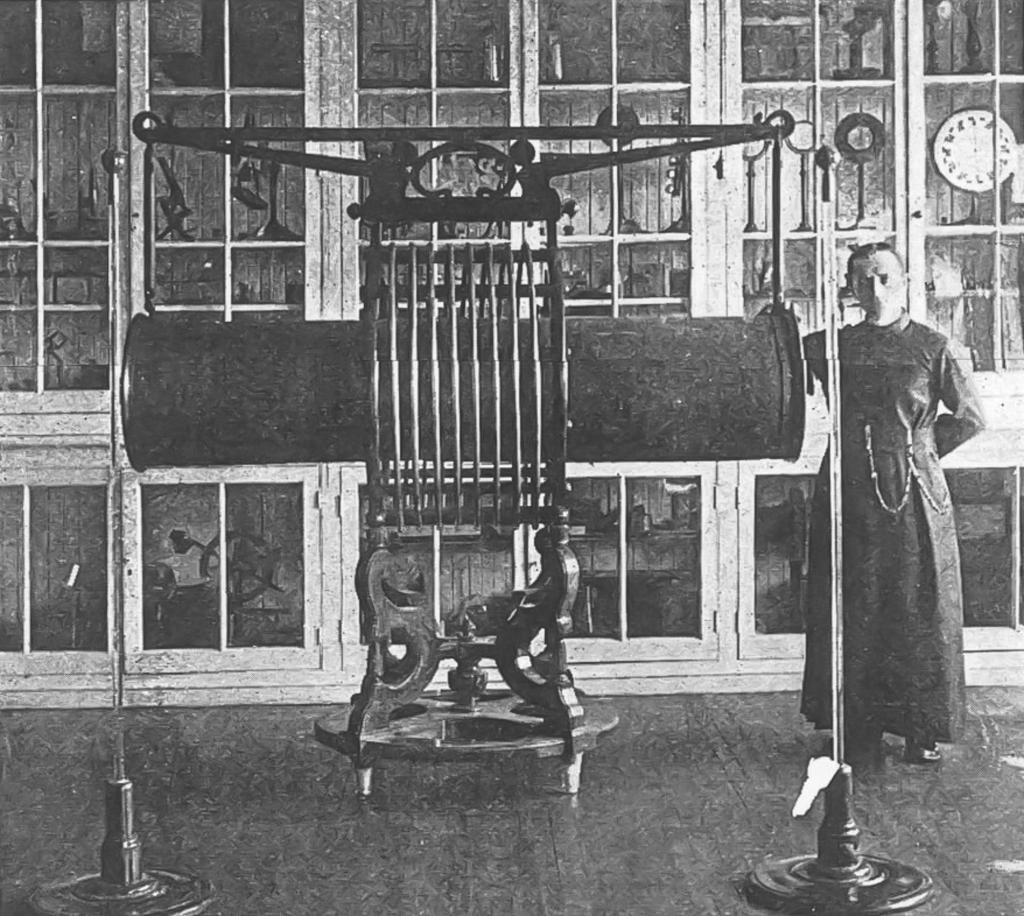 A Huge Tesla Apparatus | Tesla Universe