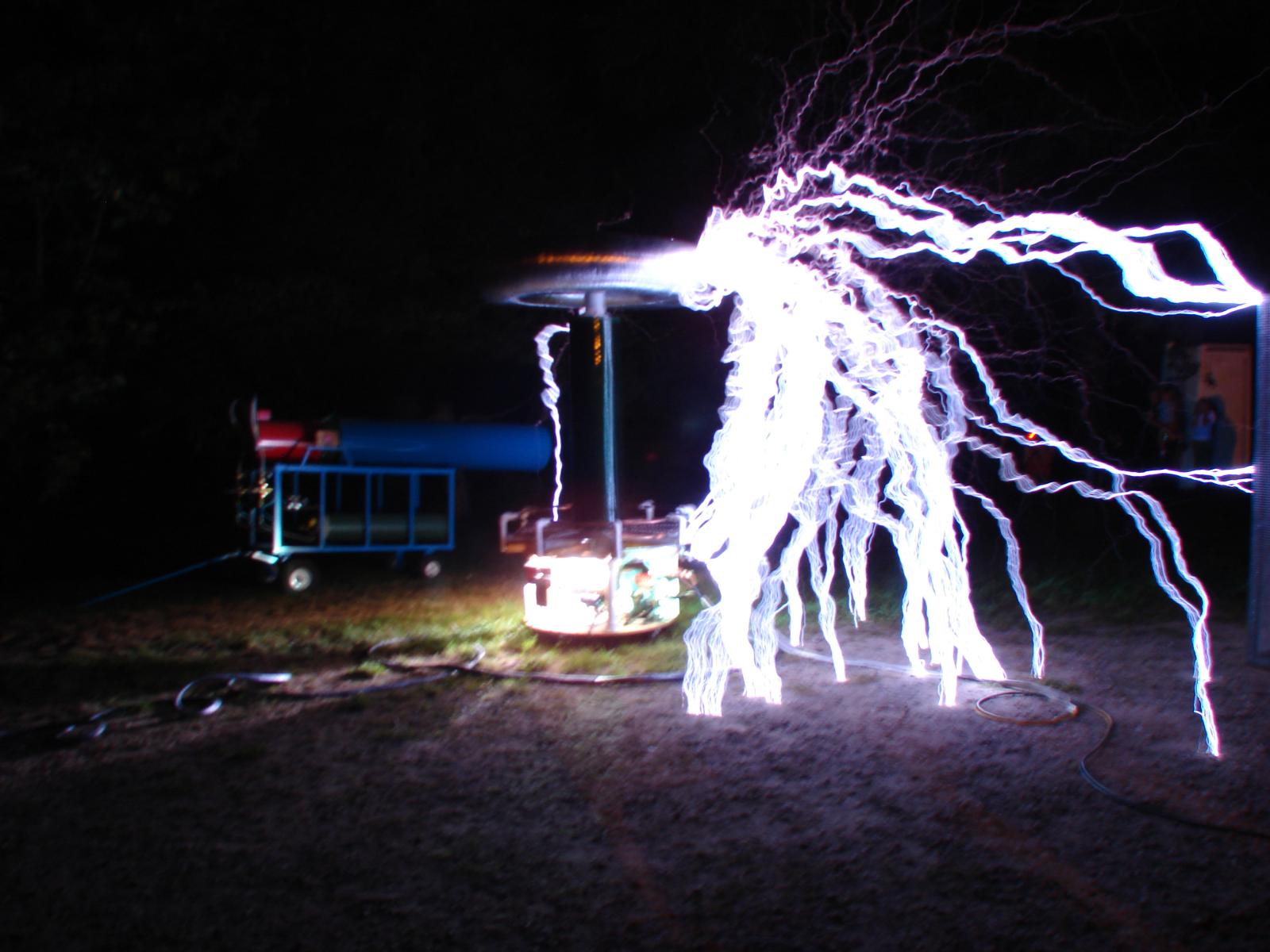 2007 D.C. Cox (Lightning on the Lawn) Teslathon | Tesla Universe