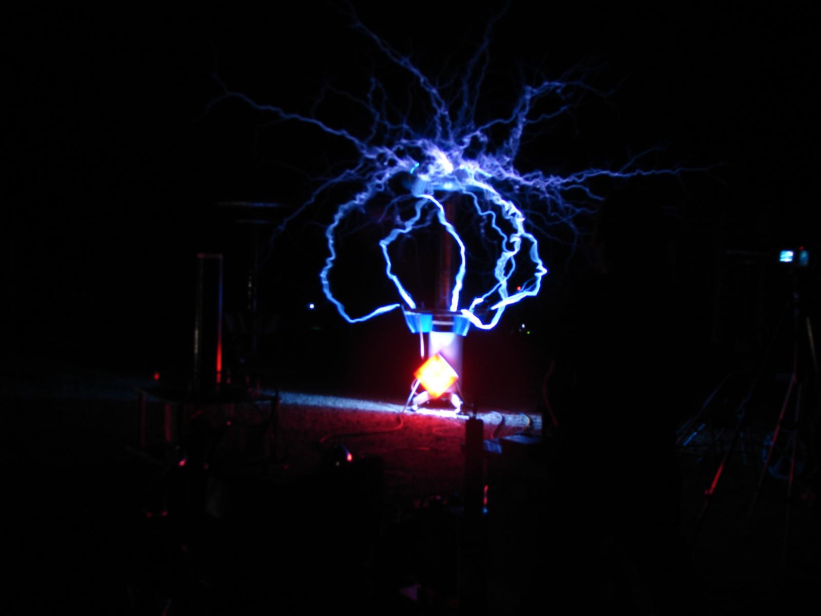 2007 D.C. Cox (Lightning on the Lawn) Teslathon | Tesla Universe
