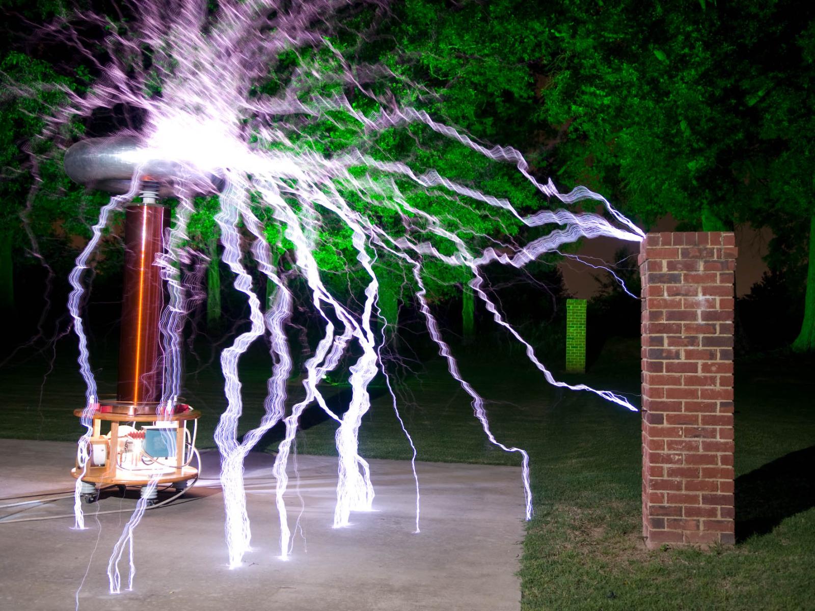 Tesla Coils | Tesla Universe